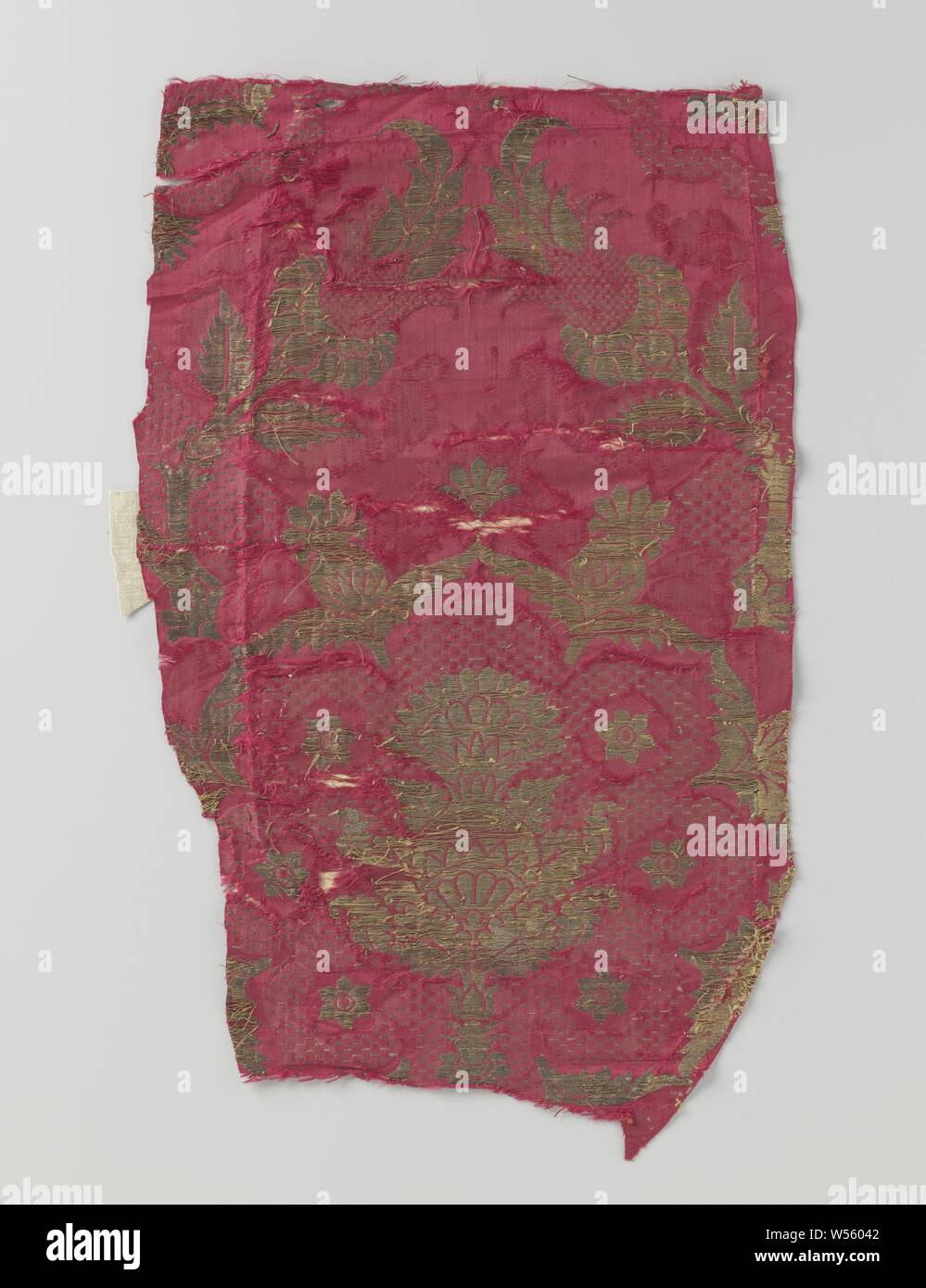 Red silk damask brocade hi-res stock photography and images - Alamy