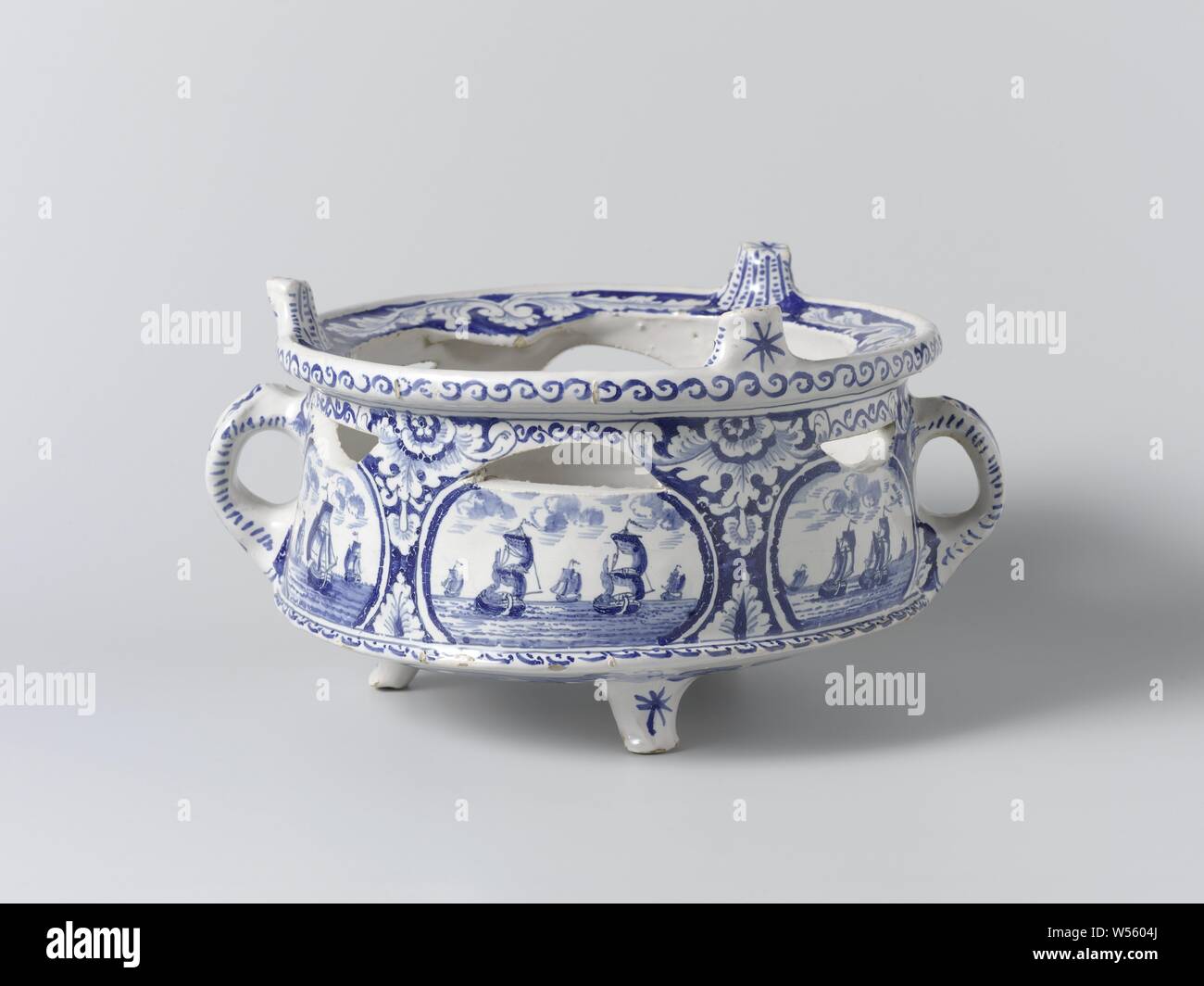 Vertical supports hi-res stock photography and images - Alamy