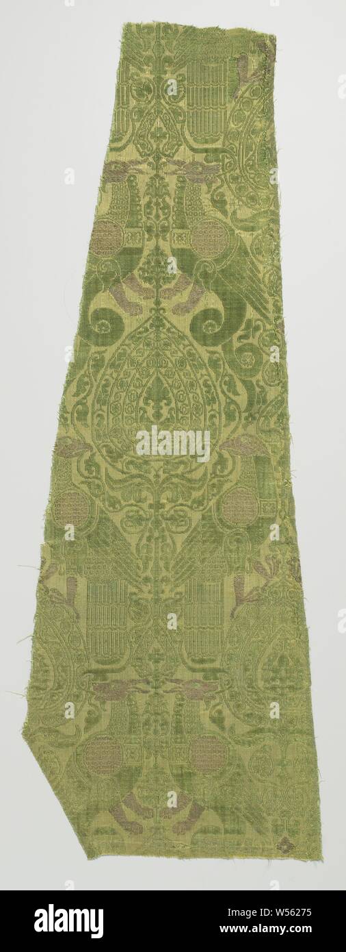 Heads turned towards each other hi-res stock photography and images - Alamy