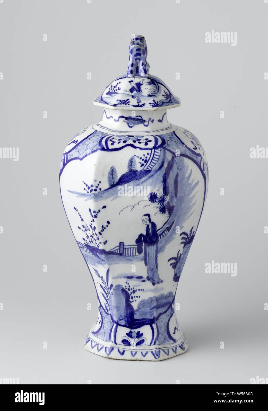 Two beaker vases cup hi-res stock photography and images - Alamy