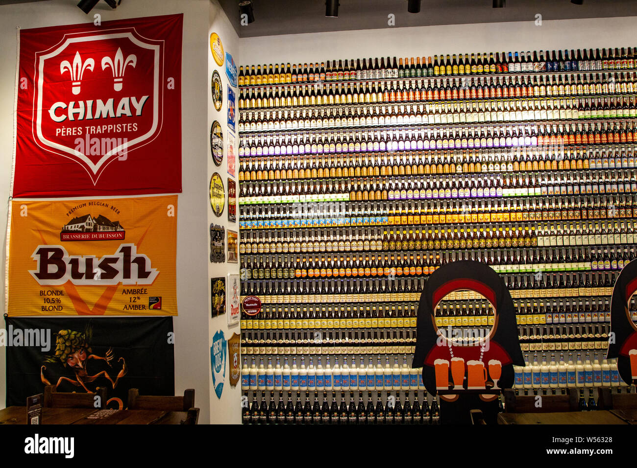 The beer lady shanghai hi-res stock photography and images - Alamy