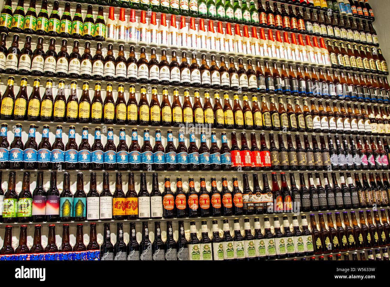 The beer lady shanghai hi-res stock photography and images - Alamy