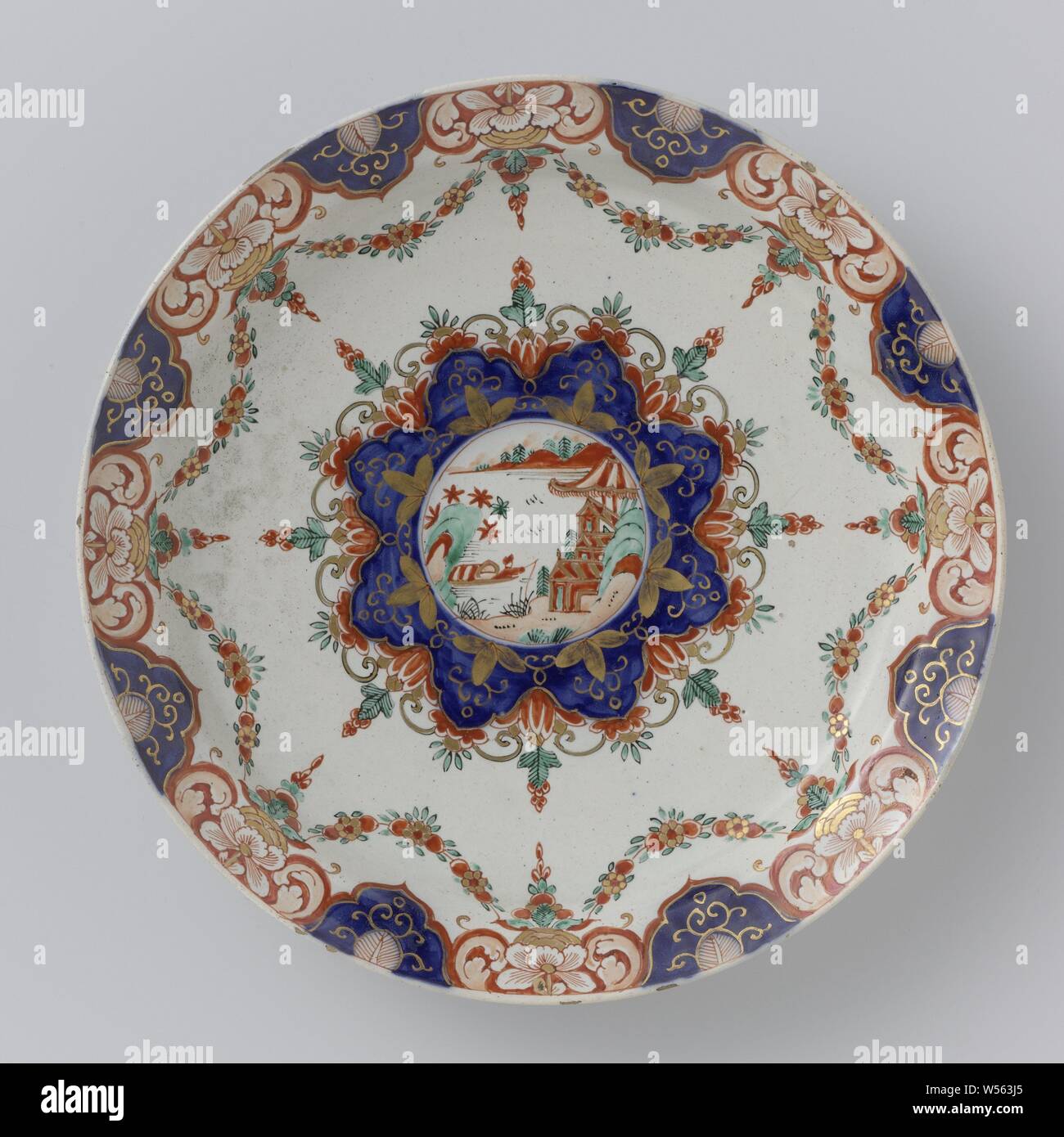 Imari colors hi-res stock photography and images - Alamy