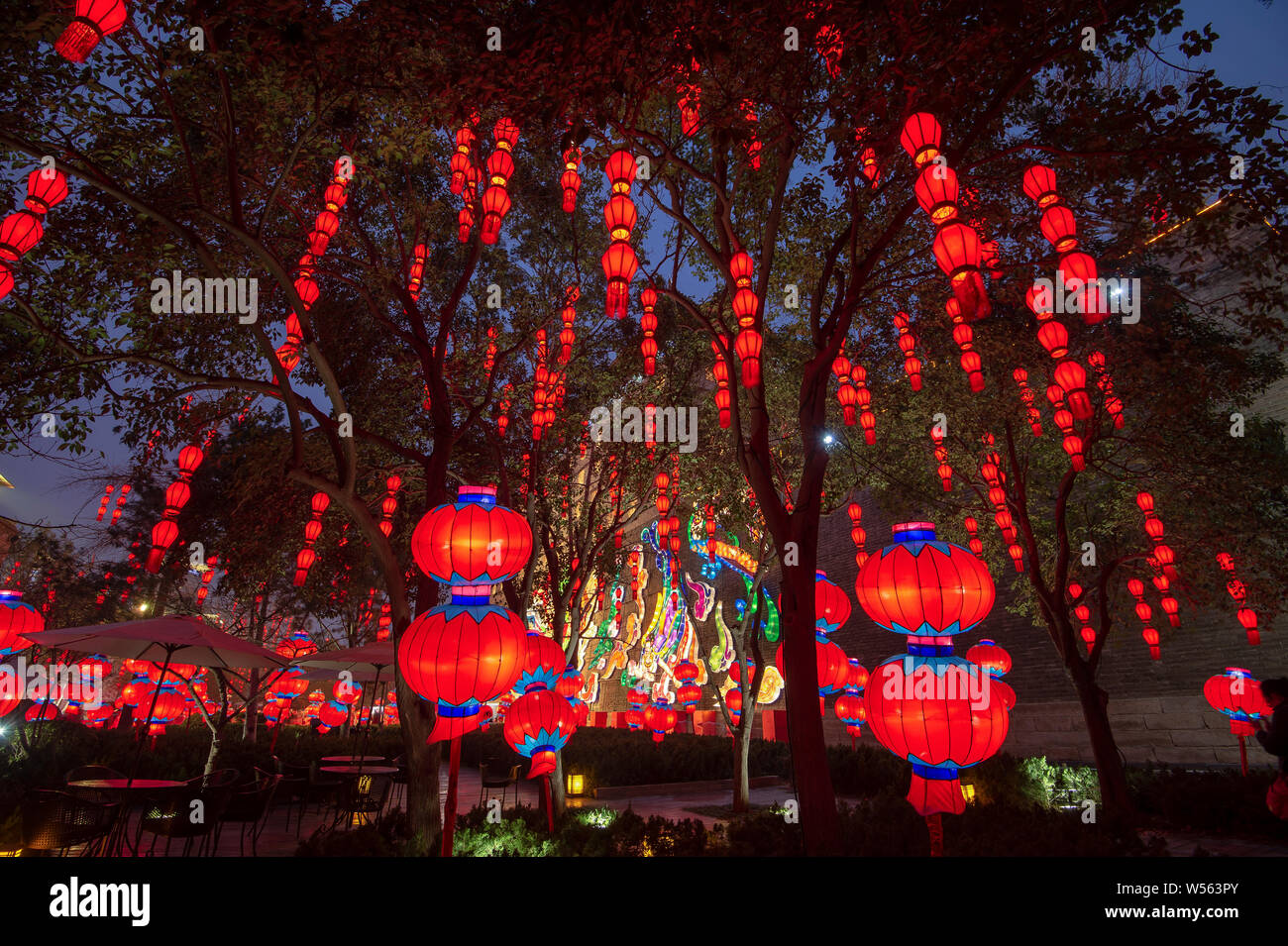 The ancient palace of Tang Dynasty is illuminated at a lantern fair ...
