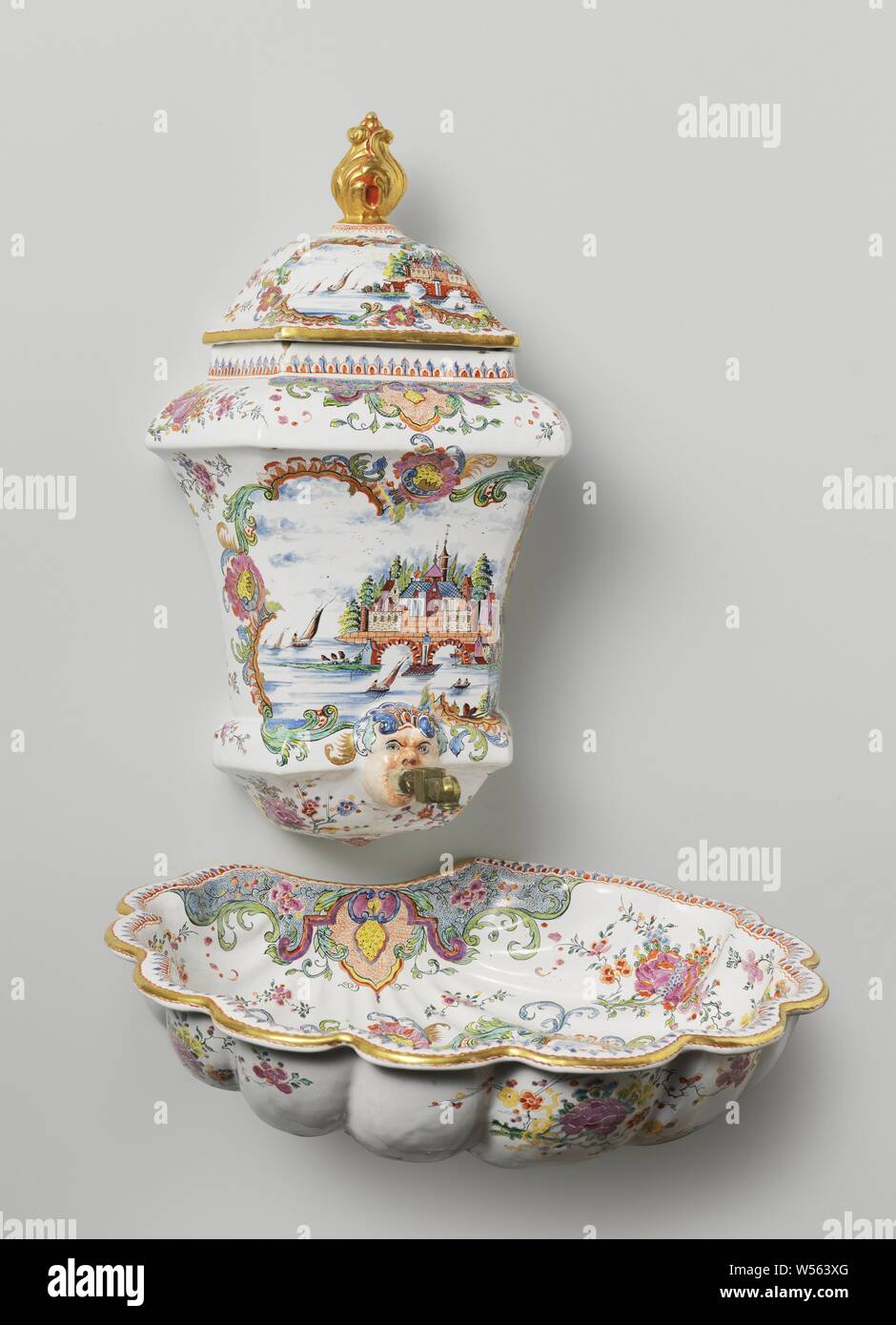 Shell shaped basin hi-res stock photography and images - Alamy