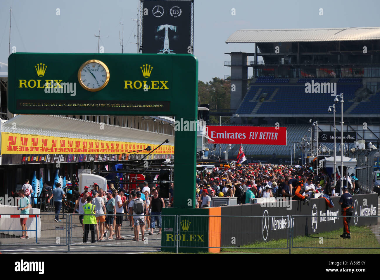 Pit lane sports sport spo hi-res stock photography and images - Alamy