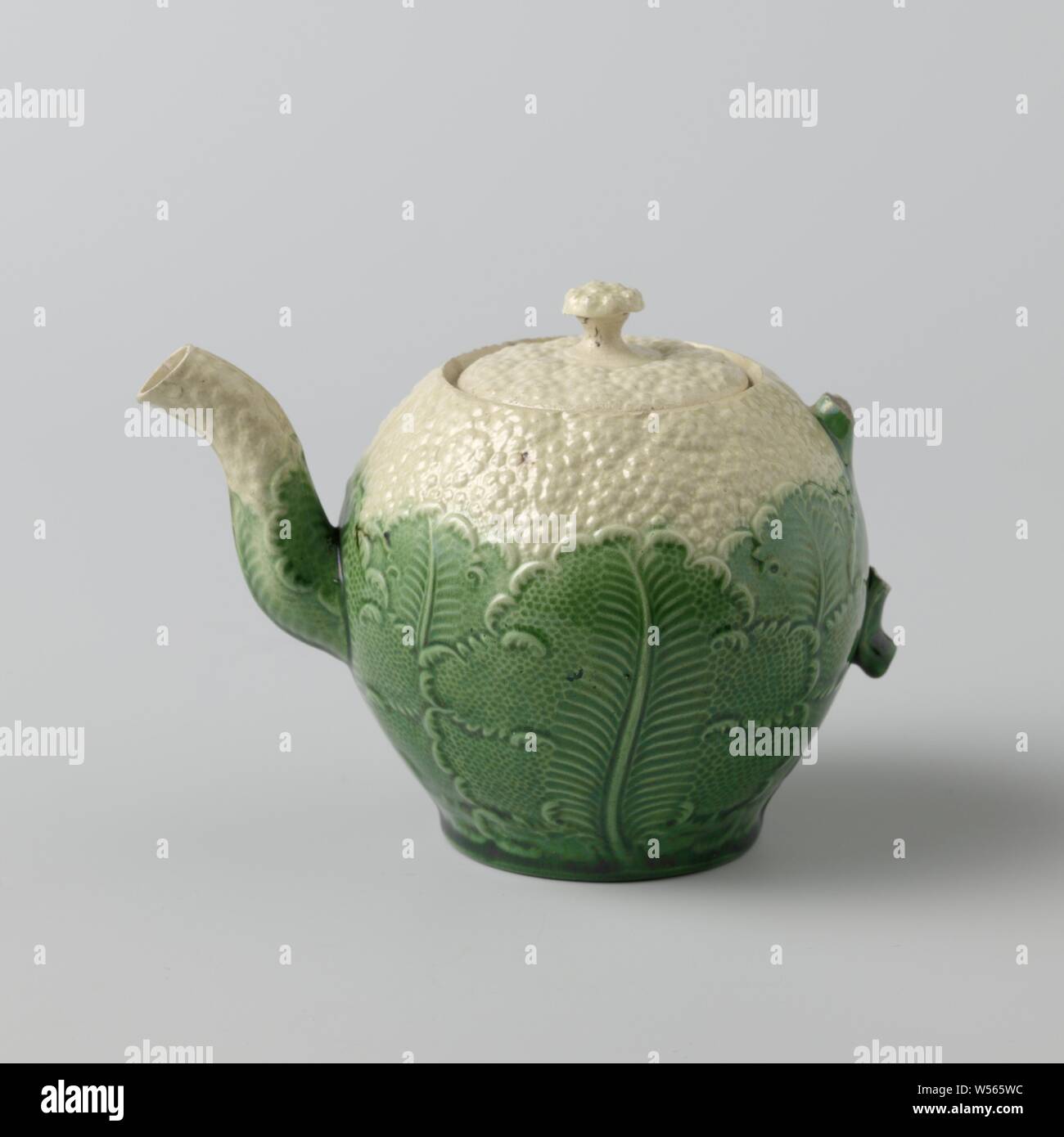 Teapot of hard-fired earthenware, Whieldon ware, cauliflower ware ...