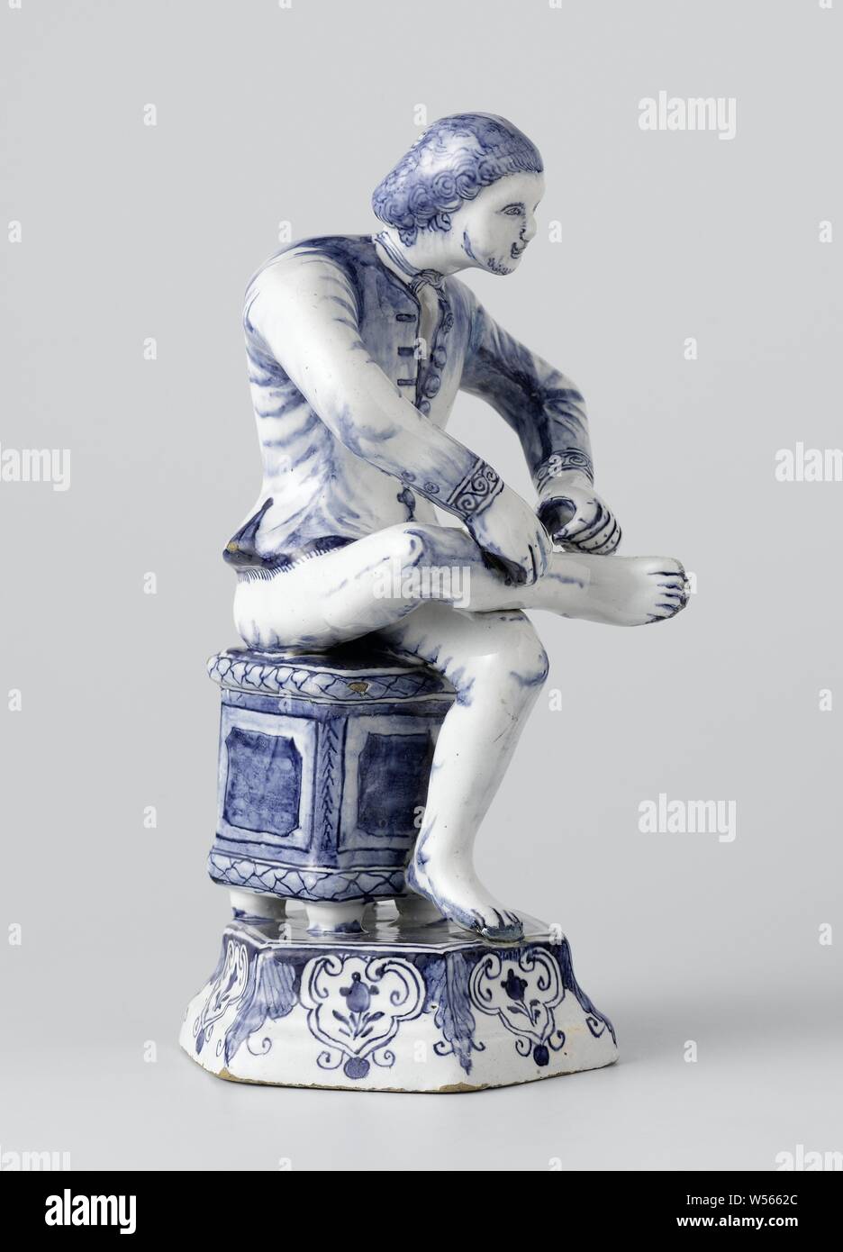 Boy removing thorn hi-res stock photography and images - Alamy