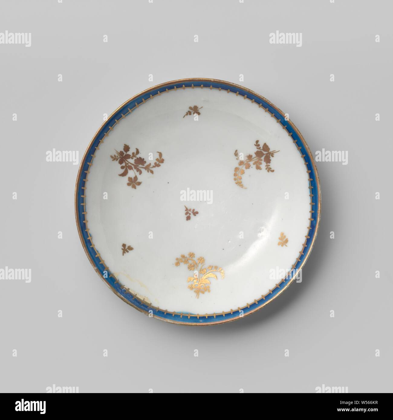 Saucer with flower sprays, Dish of soft-paste porcelain (pâte-tendre ...