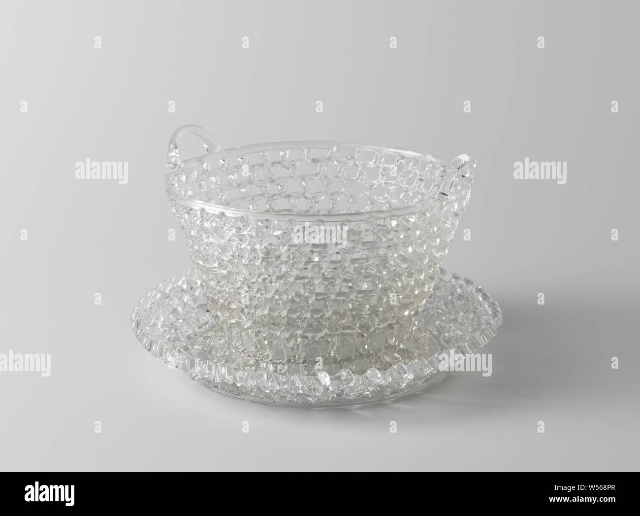Thick serrated thread basket hi-res stock photography and images - Alamy