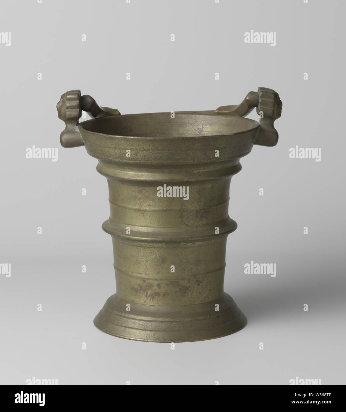 Holy water bucket, round, The object is composed of the following parts ...