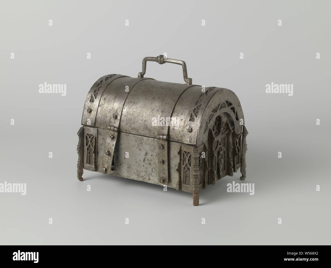 Arch shaped lid hi-res stock photography and images - Alamy