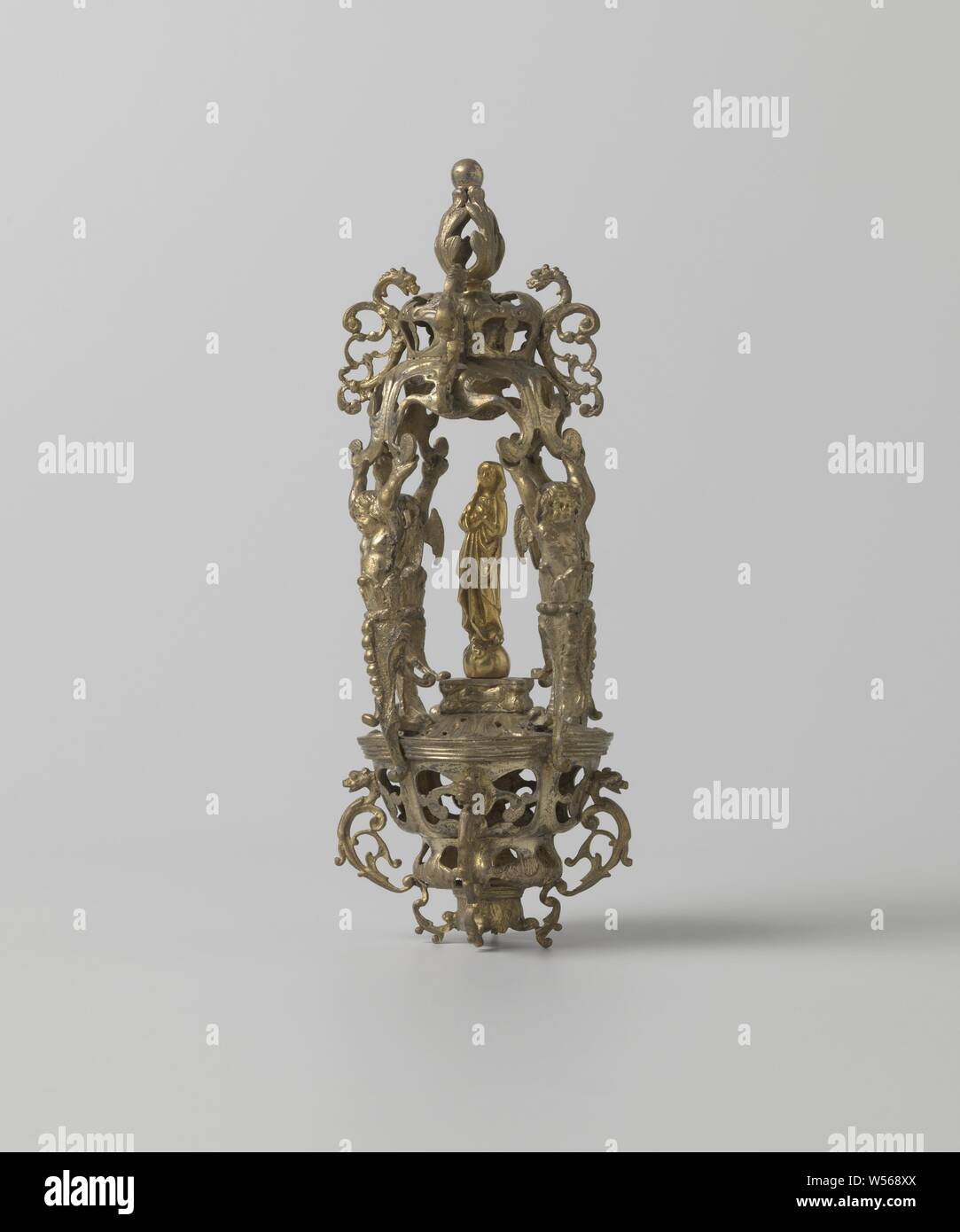 Four angels originating hi-res stock photography and images - Alamy