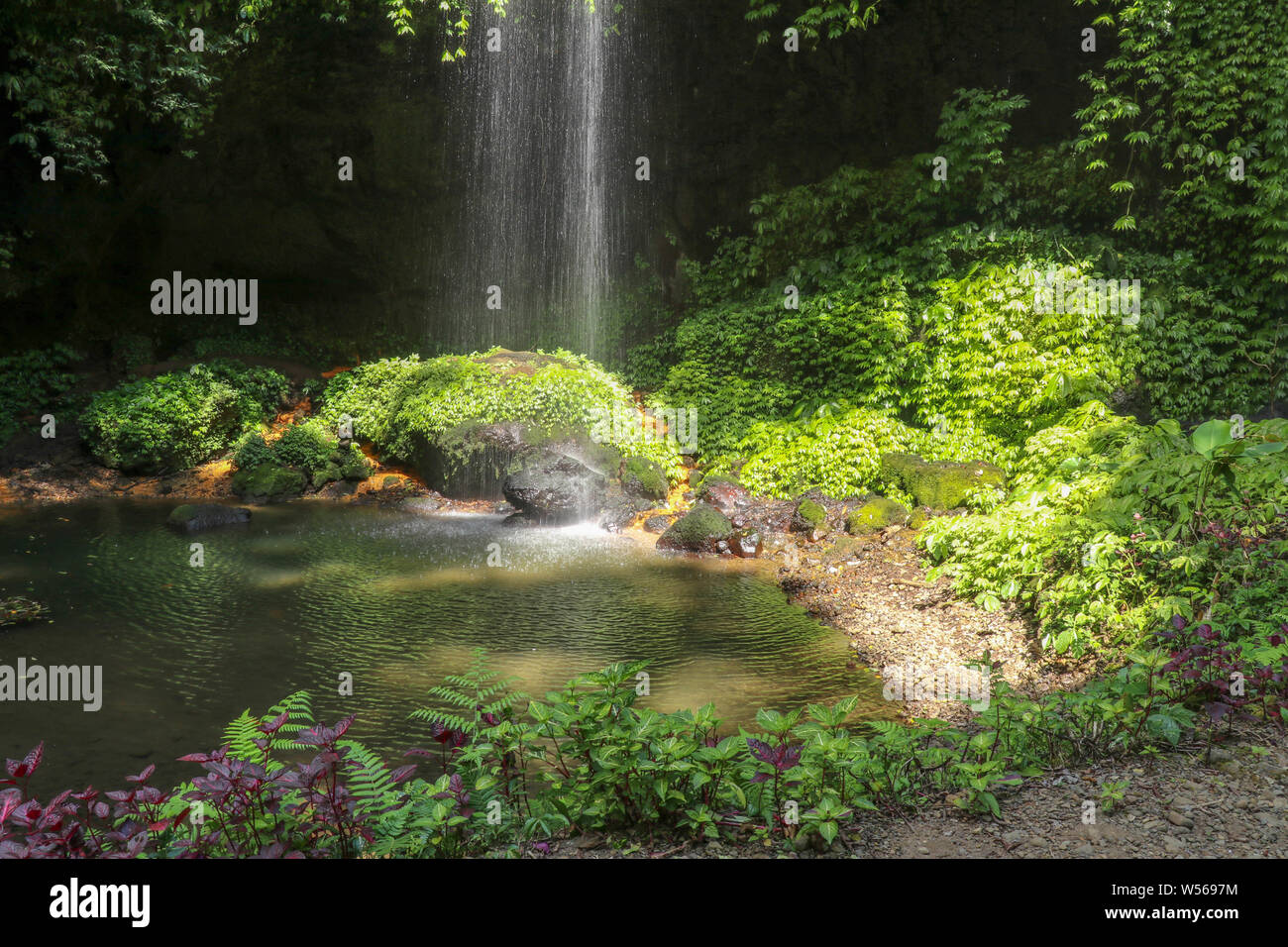 Water Flowing Over Rock Ledge High Resolution Stock Photography and ...