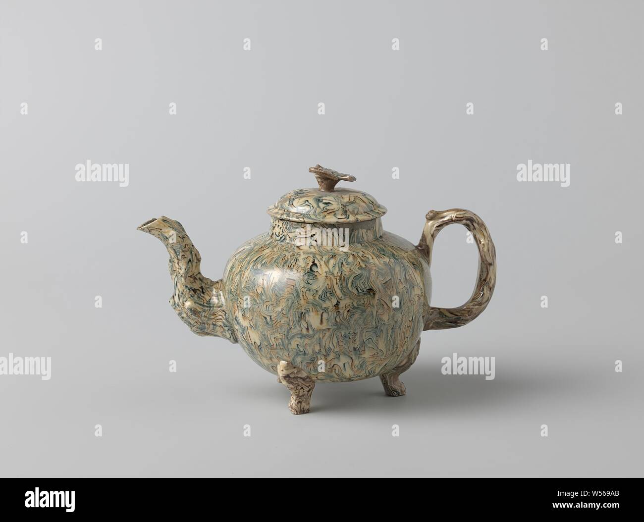 Teapot of hard-fired earthenware, Whieldon ware, agate ware ('kievit ...