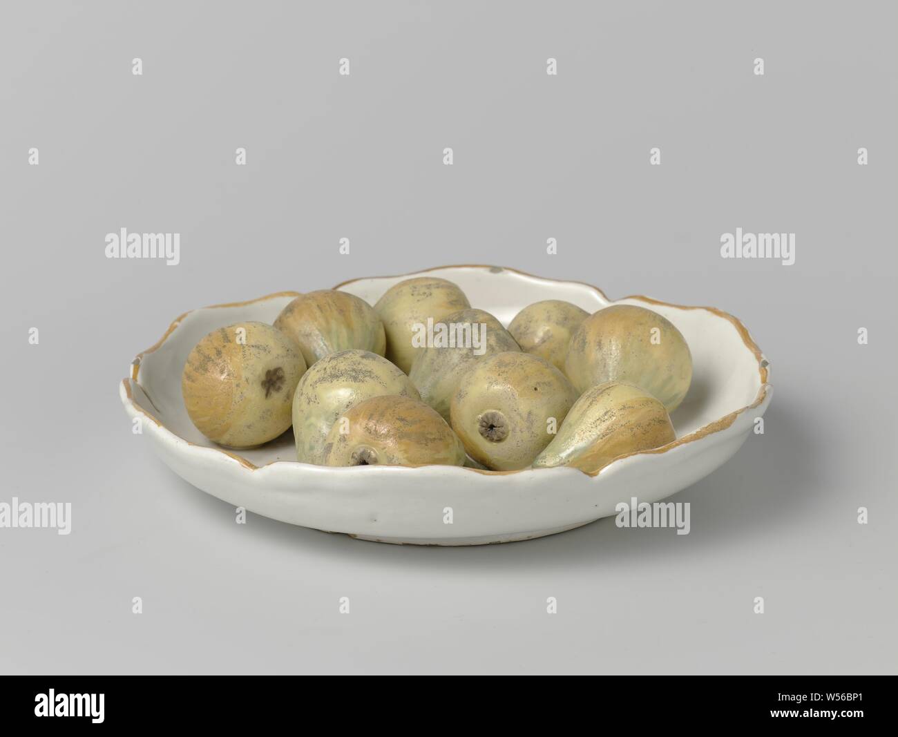 Ten pears hi-res stock photography and images - Alamy