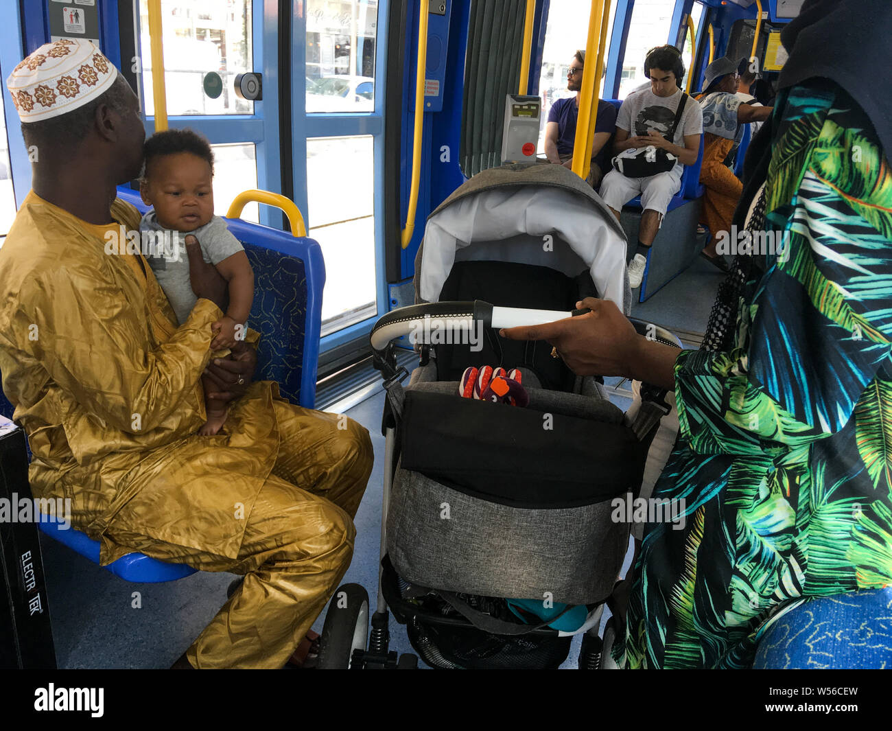 Transports africains hi-res stock photography and images - Alamy