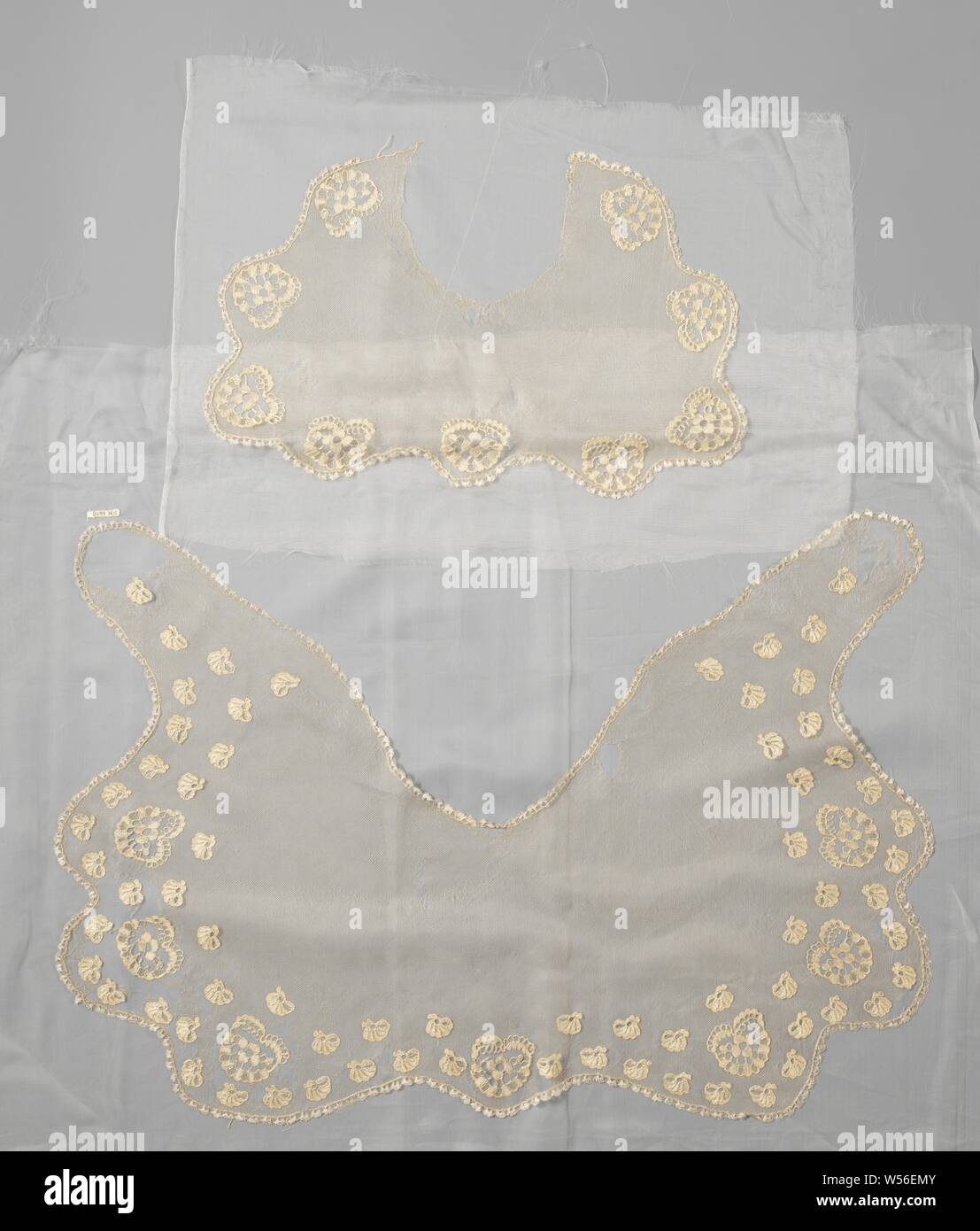 Double collar of white silk bobbin lace with appliqué bobbin lace ...