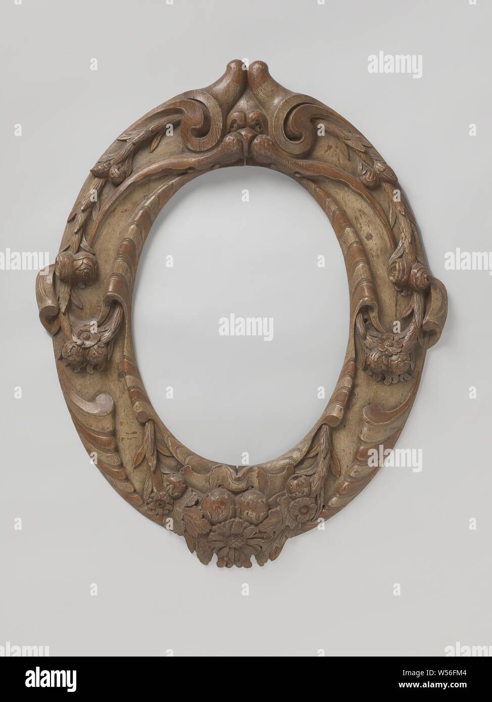 Polychrome lobe frame hi-res stock photography and images - Alamy