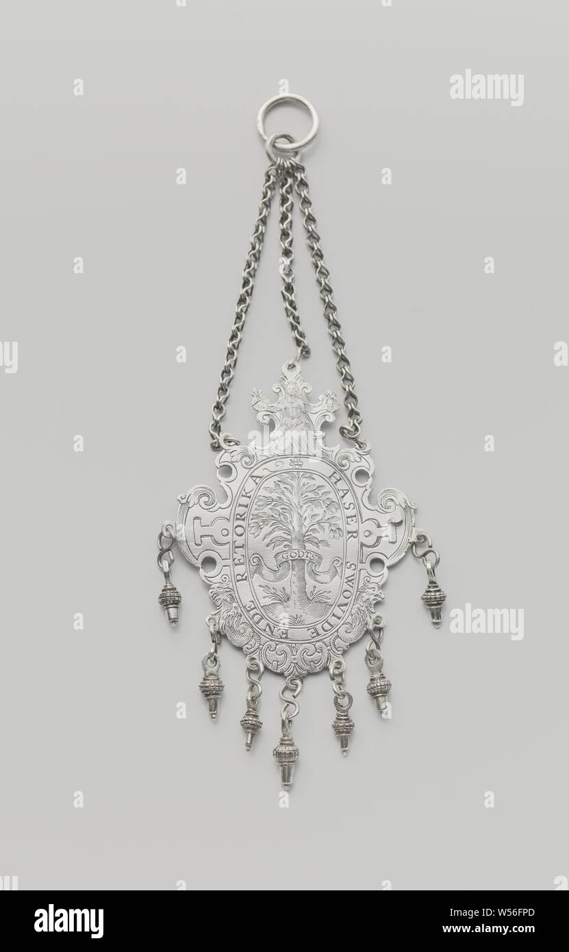 Seven acorns hang hi-res stock photography and images - Alamy