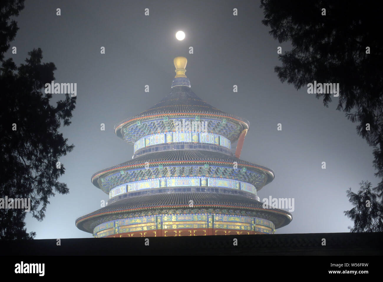 Full moon over temple hi-res stock photography and images - Alamy