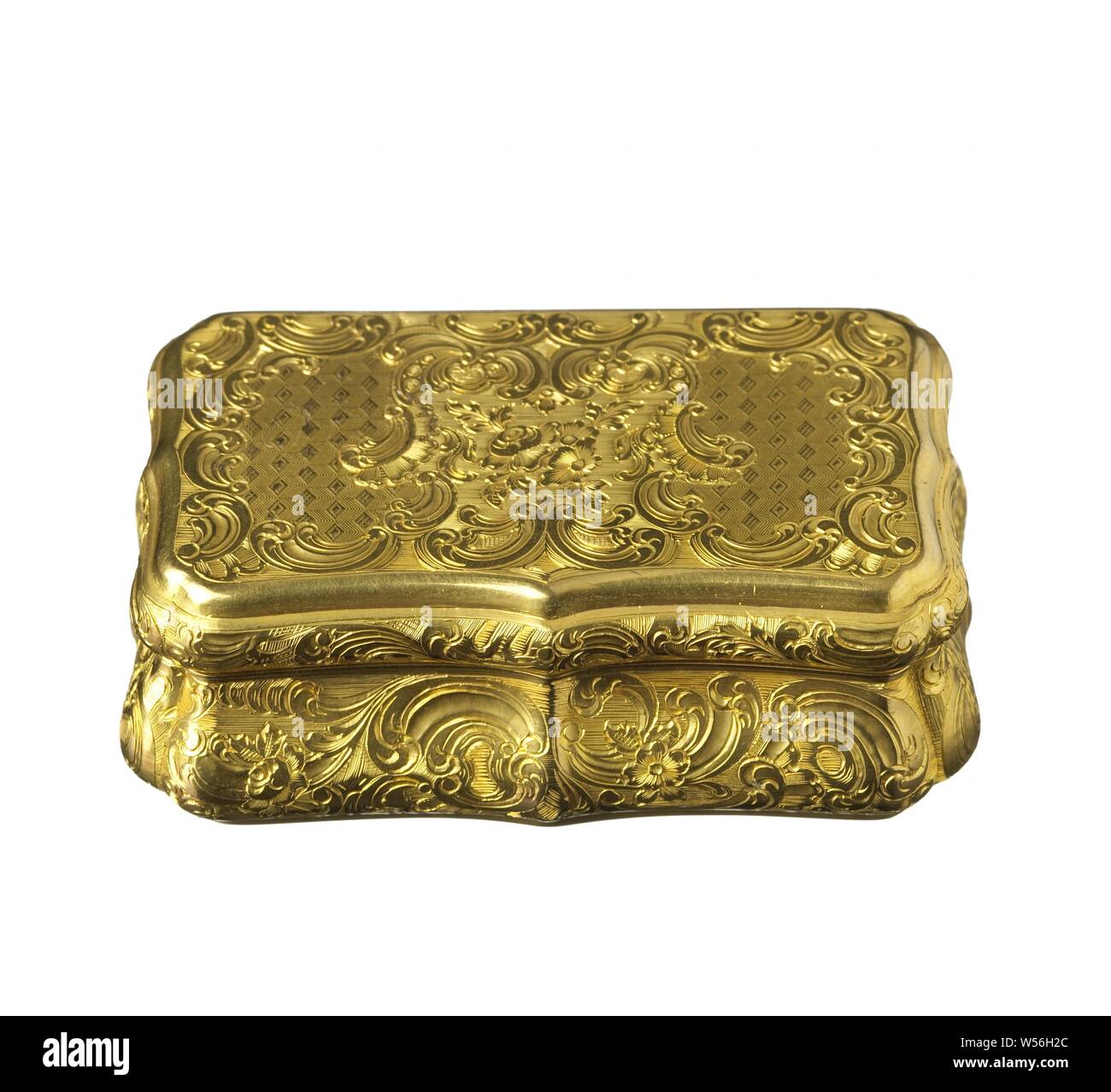 Snuff box with Rococo ornaments, Snuff box of gold, with Rococo ...