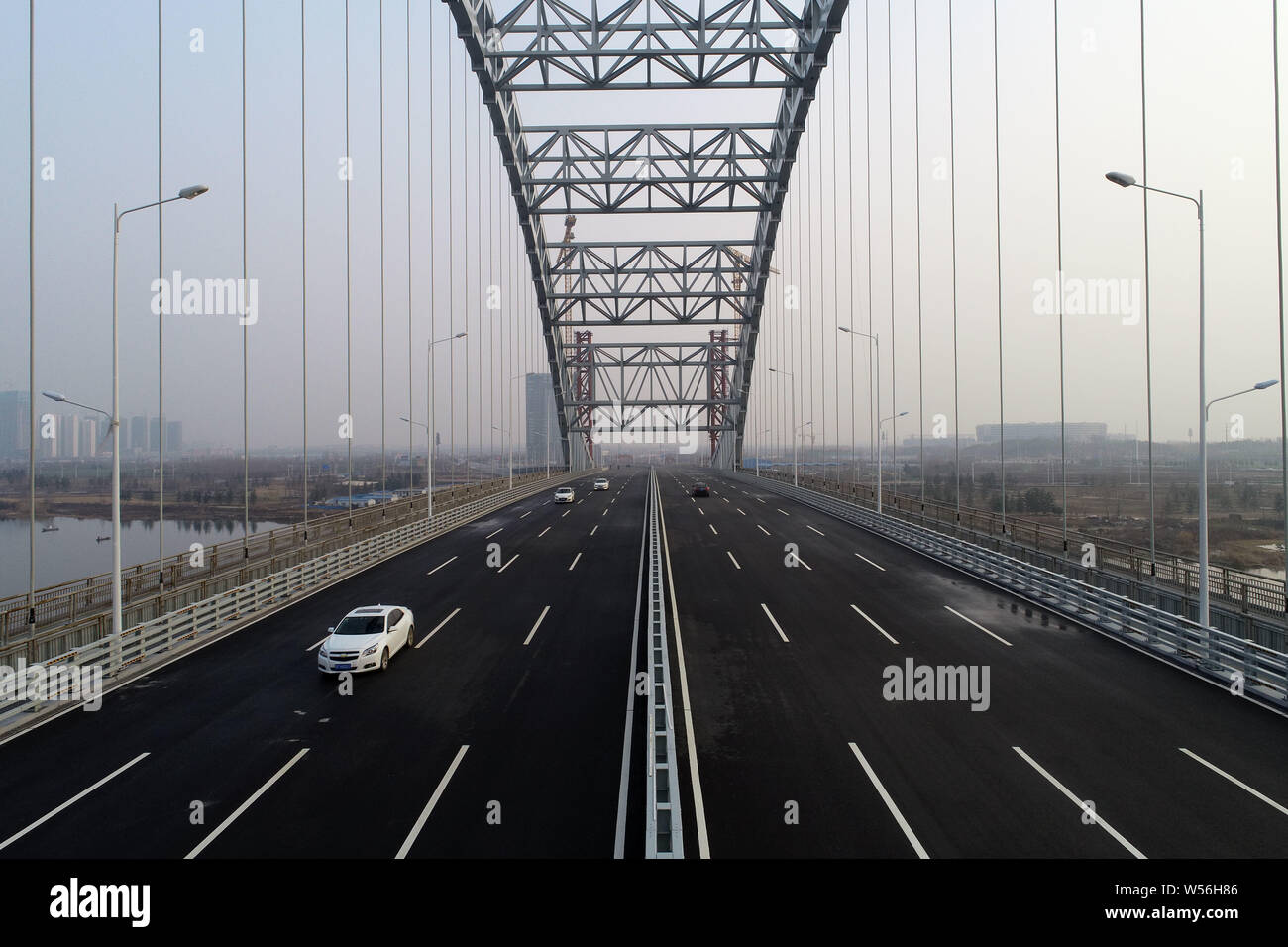 Truss arch bridge hi-res stock photography and images - Alamy