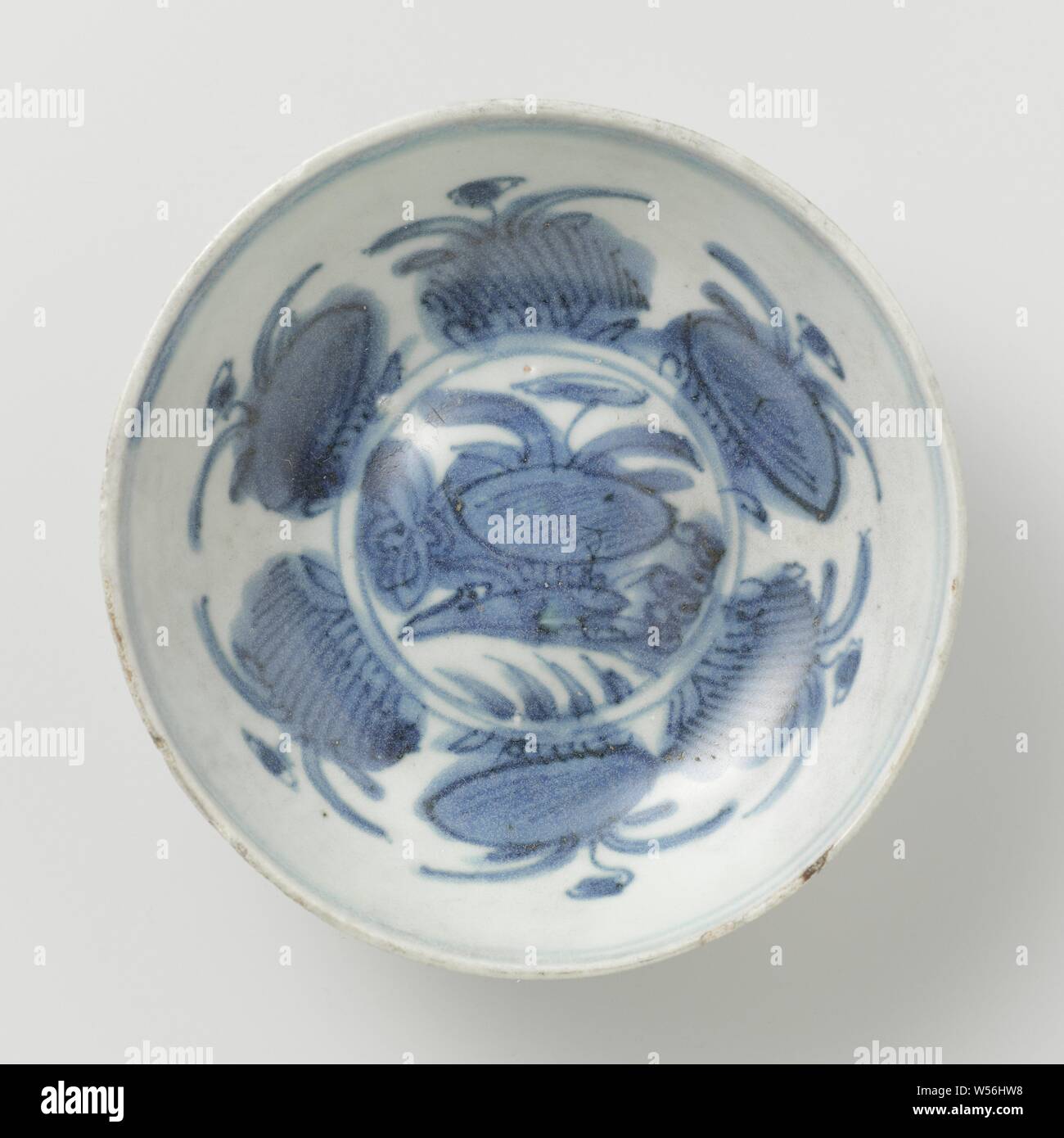 Bowl from V.O.C. ship the 'Witte Leeuw', Jingdezhen, before 1613, Wanli ...