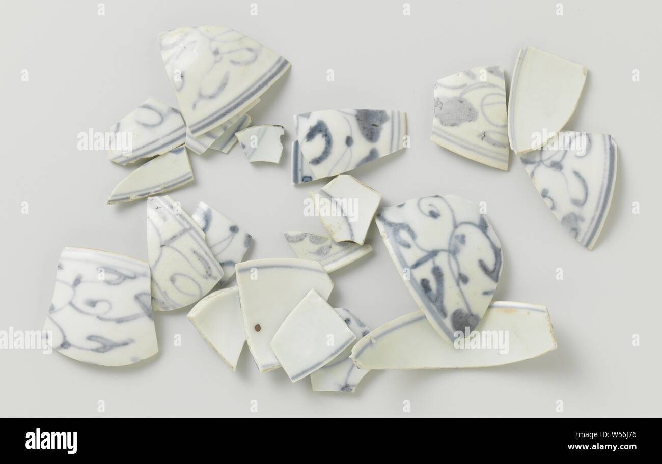 Shards of porcelain from V.O.C. ship the 'Witte Leeuw', Saint Helena ...