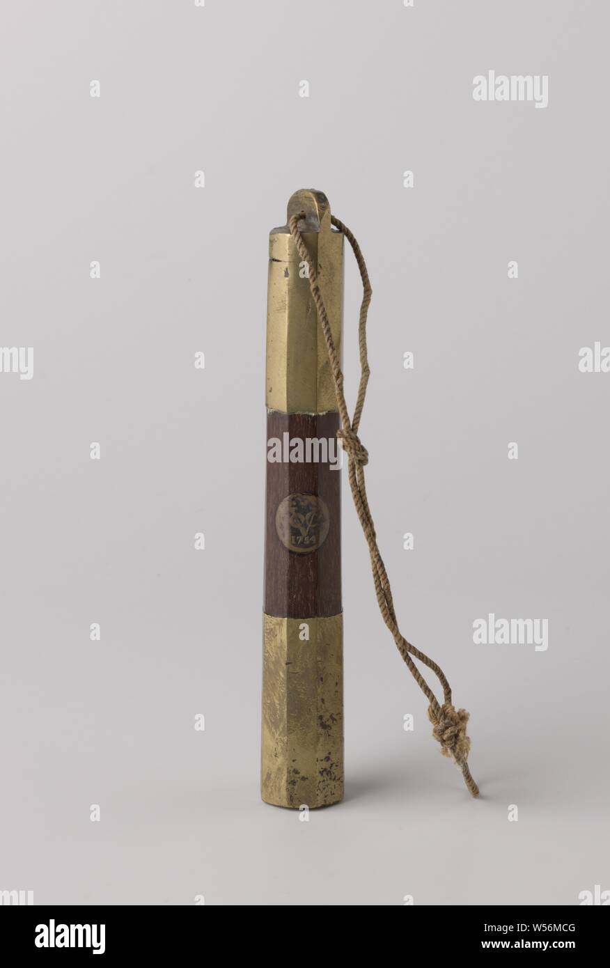 8 angled copper segment hi-res stock photography and images - Alamy