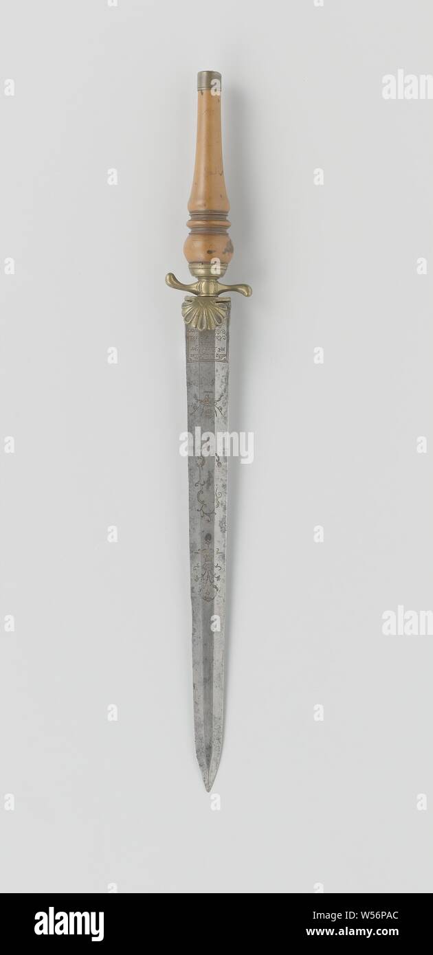 Copper plated hardware consists hi-res stock photography and images - Alamy