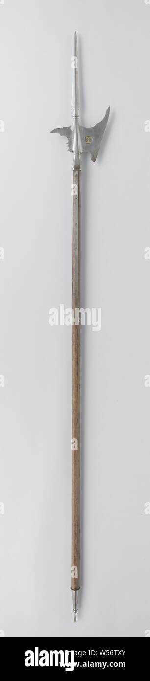 Halberd, Halberd with octagonal wooden stick. The 4 lips are nailed to ...