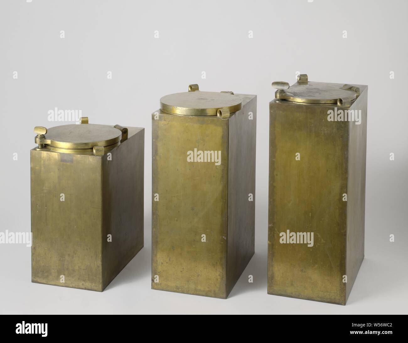 Three powder chests hi-res stock photography and images - Alamy
