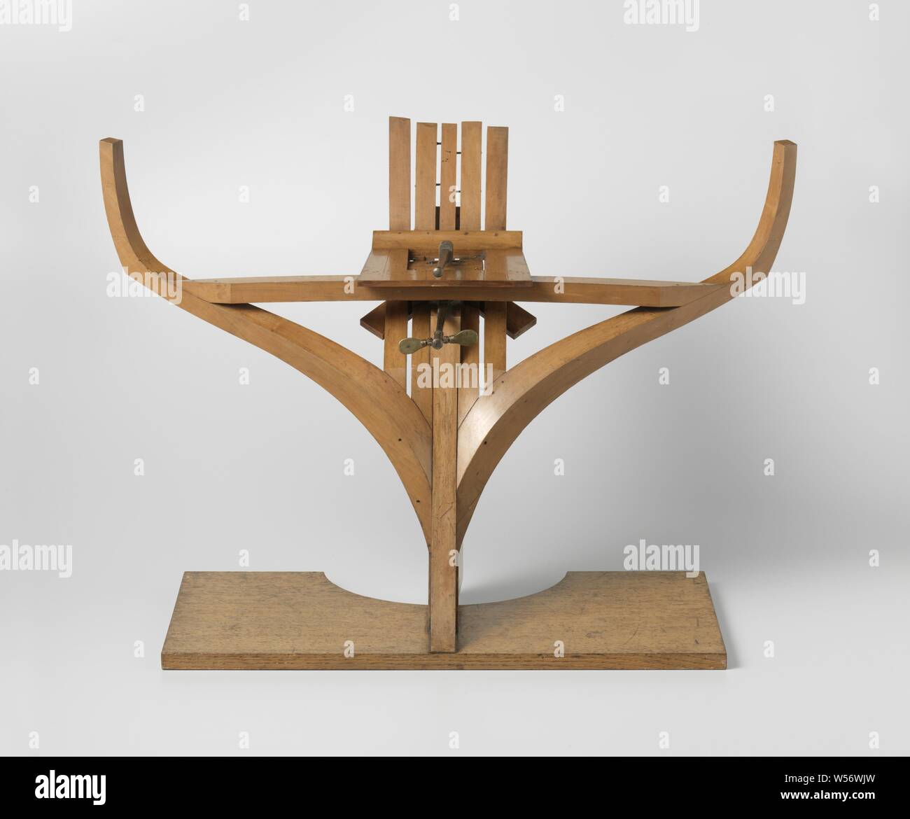 Two rotating blocks hi-res stock photography and images - Alamy