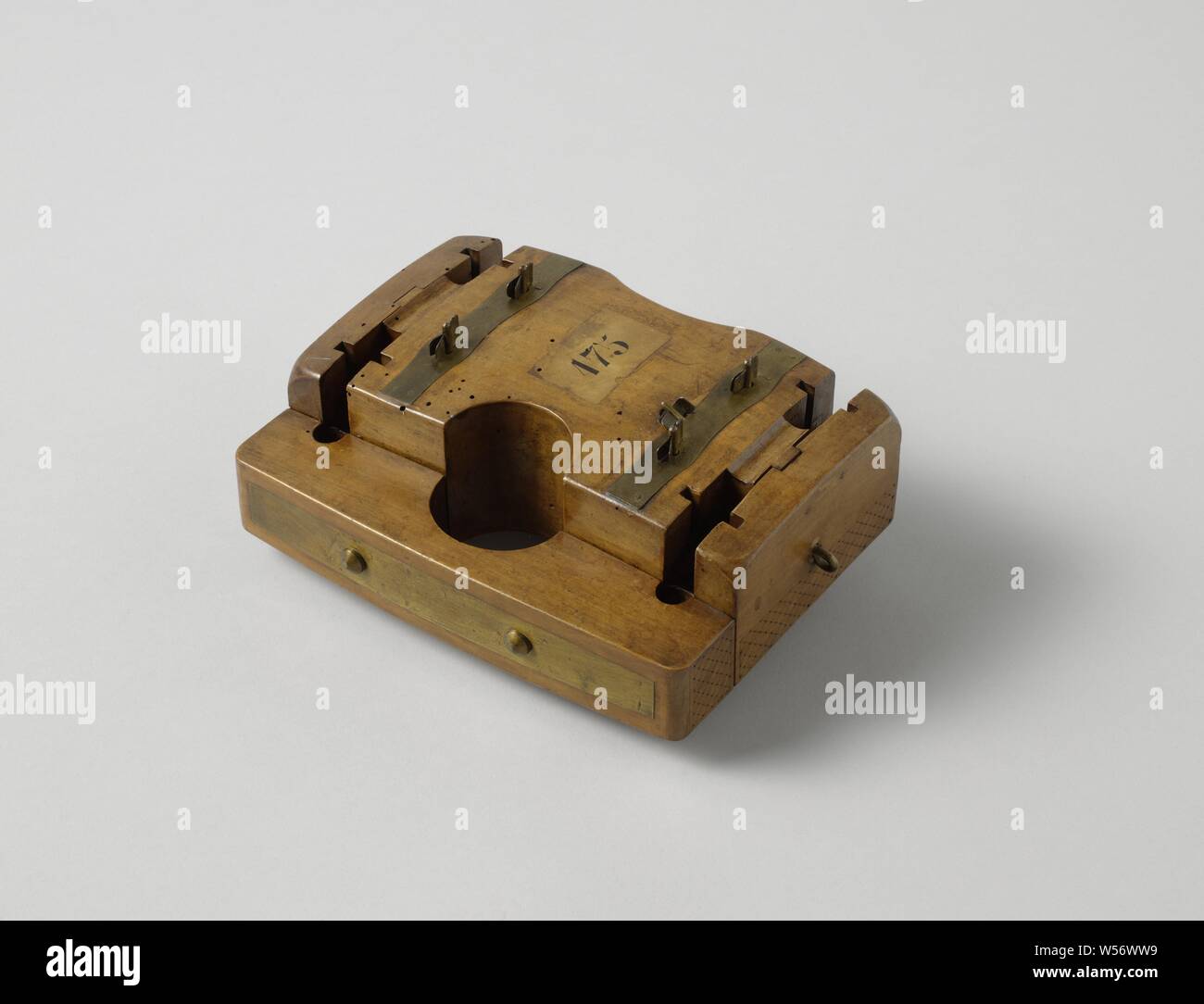 Model of a Mast Cap, Model of a donkey head consisting of four parts ...