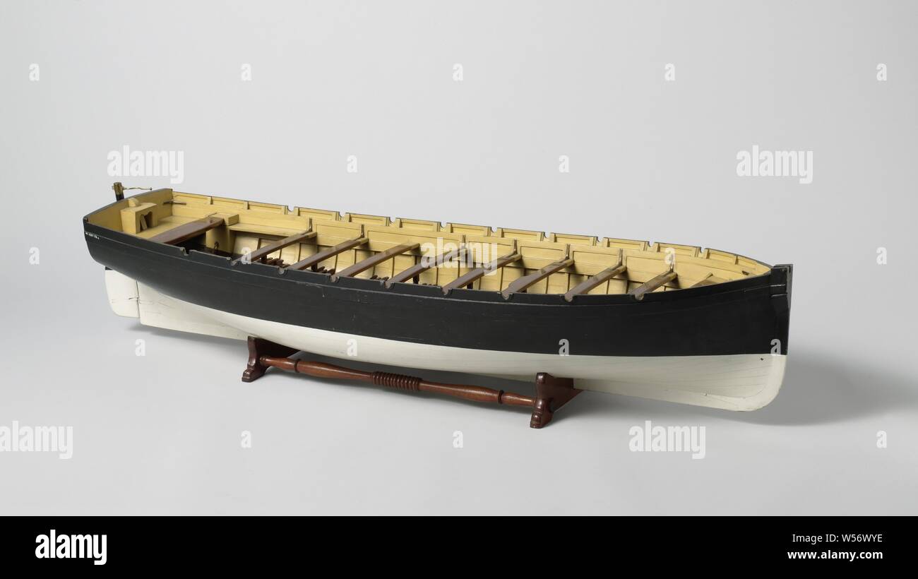 Curved ship rails hi-res stock photography and images - Alamy