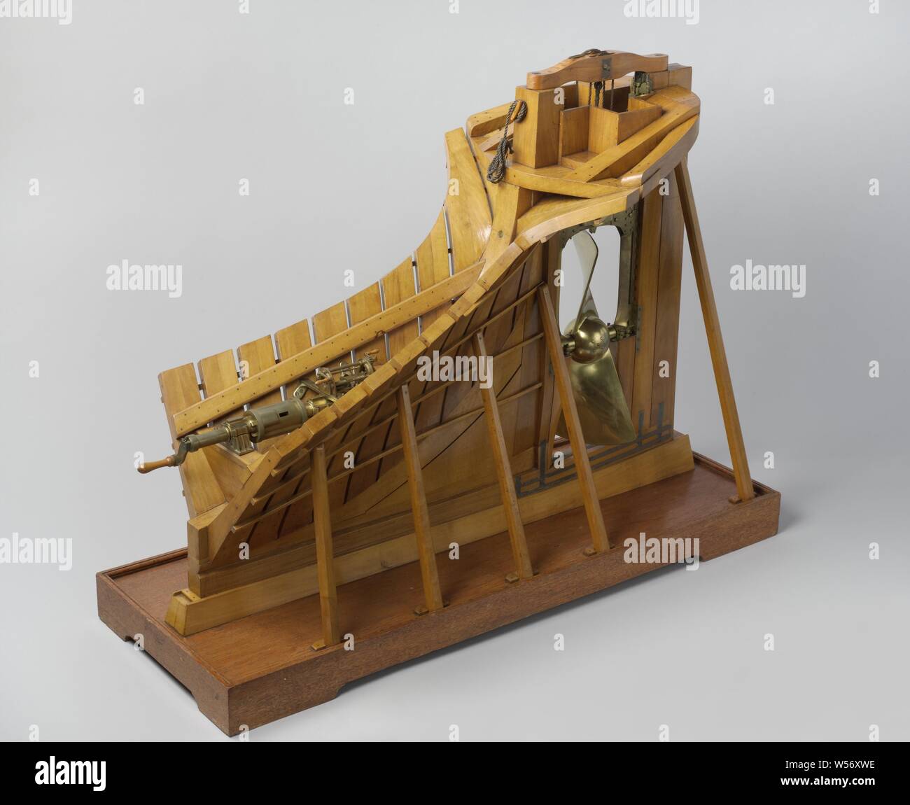 Loose end ship hi-res stock photography and images - Alamy