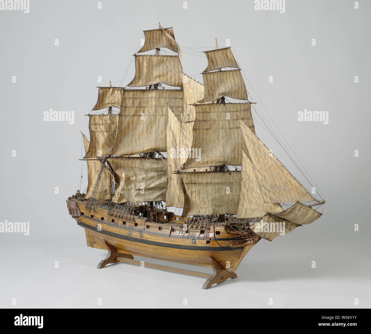 Woman figurehead hi-res stock photography and images - Alamy