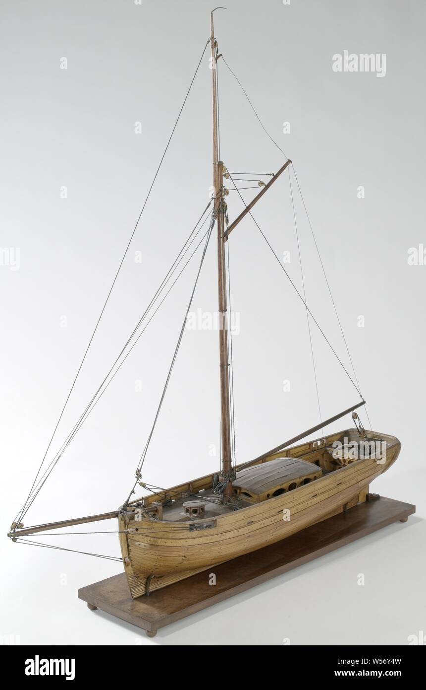 Model of a Gentleman's Yacht, a rigged truss model without sails, on ...