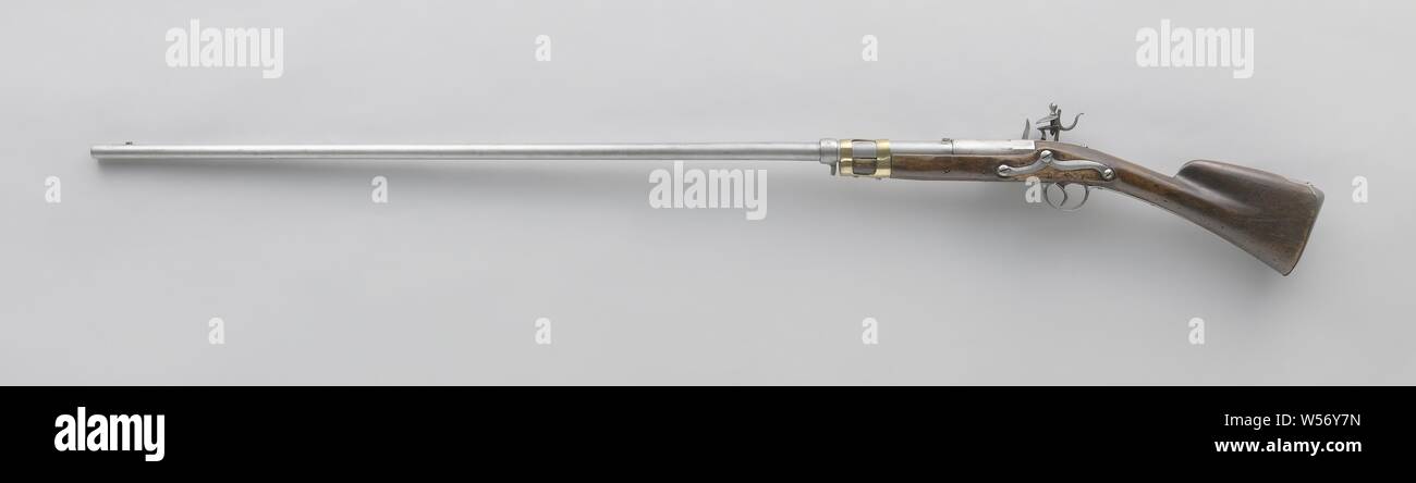 Breech loading flintlock gun hi-res stock photography and images - Alamy