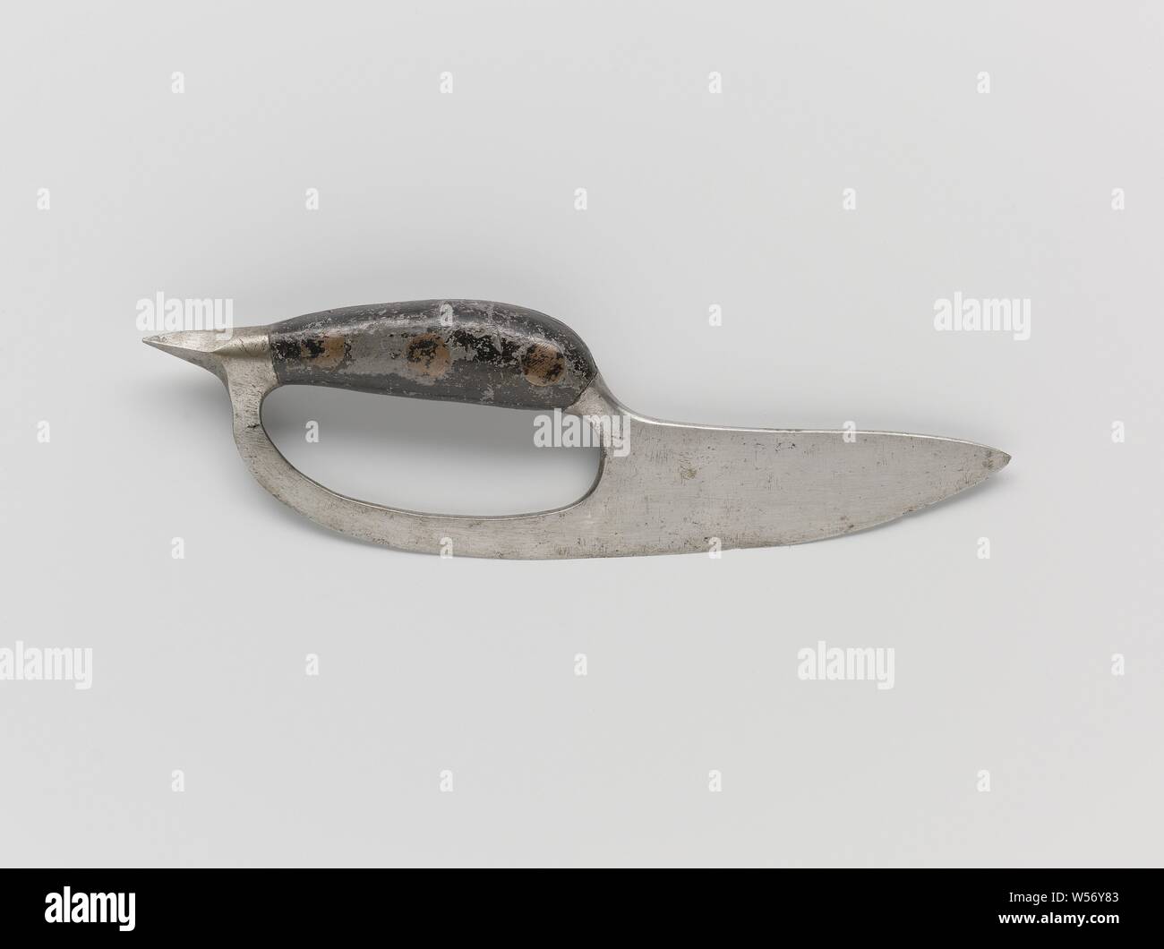 Blunt knife hi-res stock photography and images - Alamy