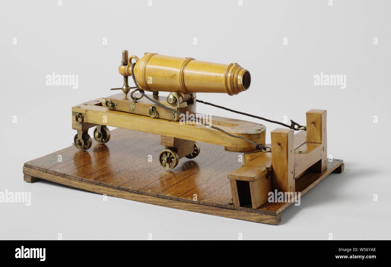 Model of a Carronade on a Slide, Model of a carronade on sliding ...