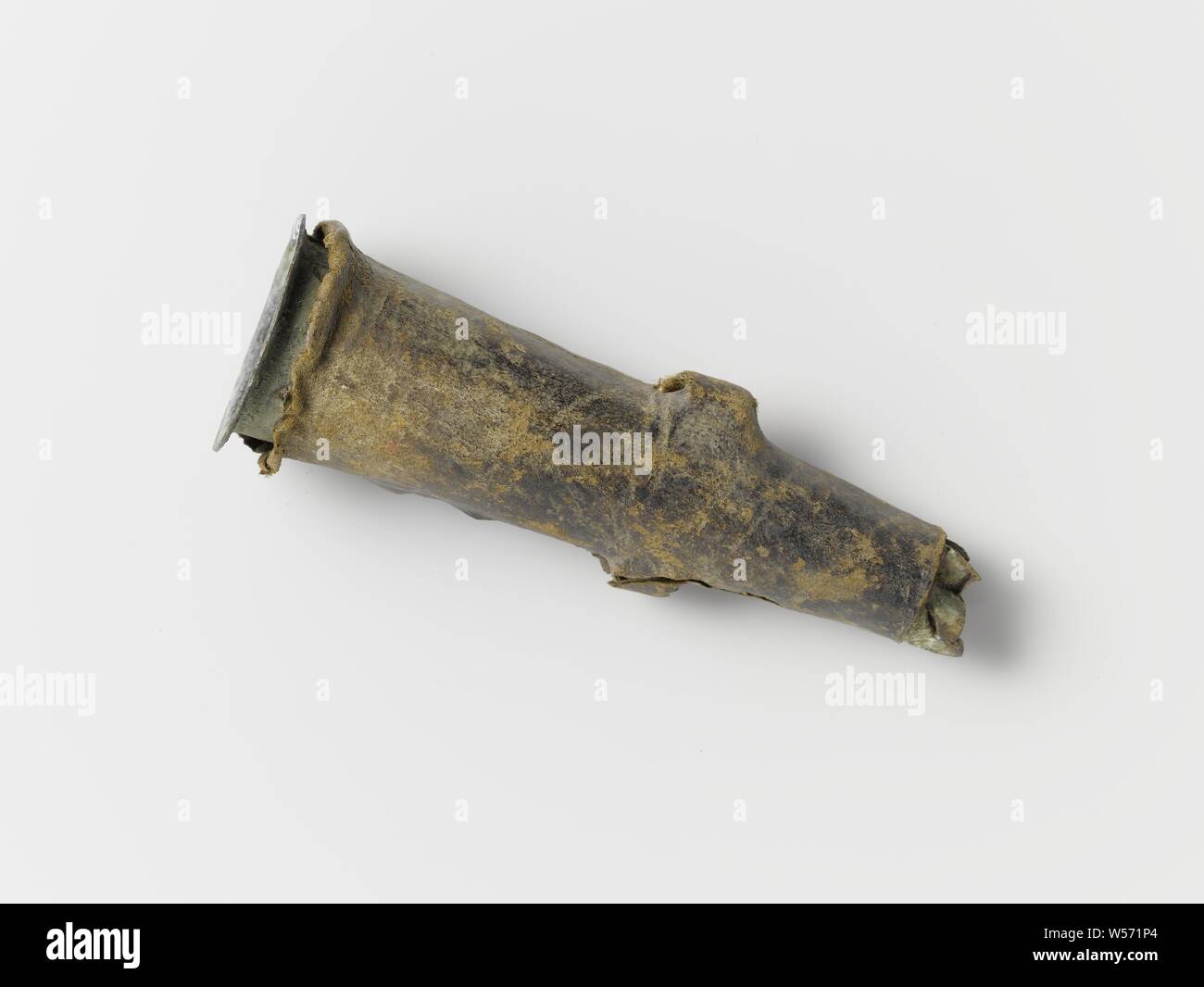 Standard sizes hi-res stock photography and images - Alamy