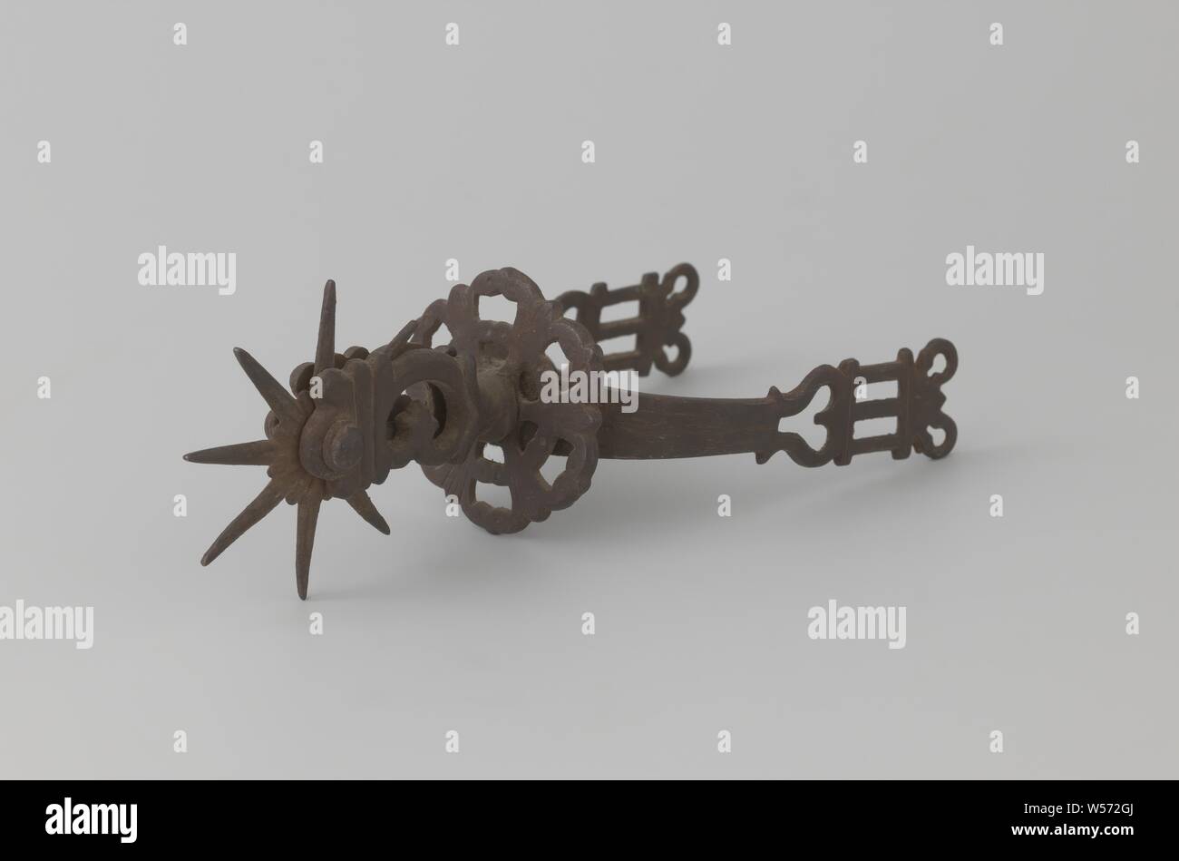 Openwork bracket hi-res stock photography and images - Alamy