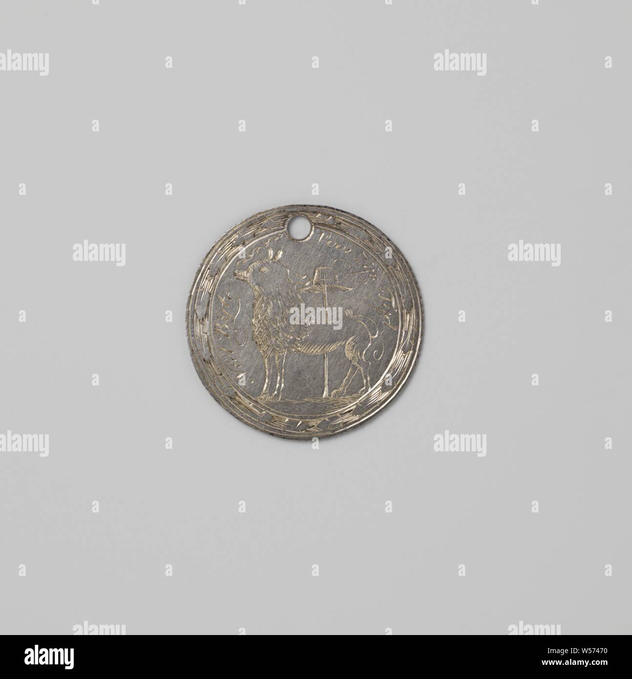 Keeshondje hi-res stock photography and images - Alamy