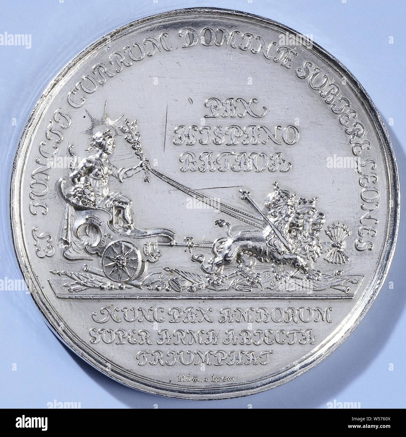 Three little angels hold up canvas hi-res stock photography and images ...