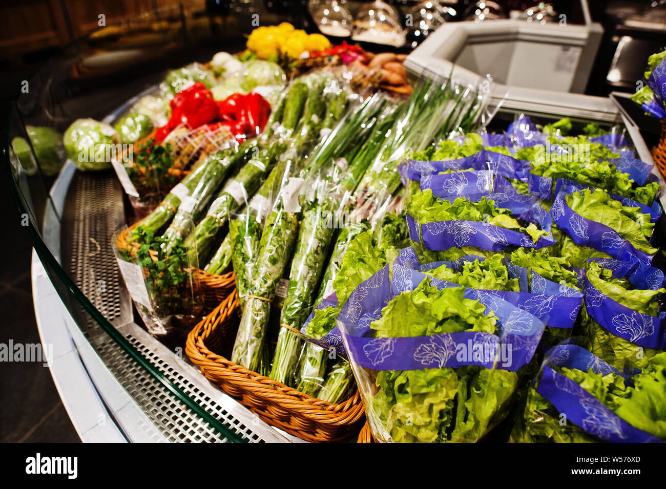 Salad bar with various fresh vegetables at supermarket Stock Photo - Alamy