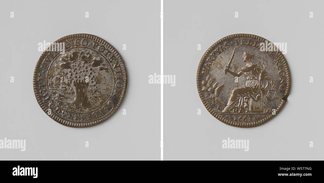 Falling in reverse hi-res stock photography and images - Alamy