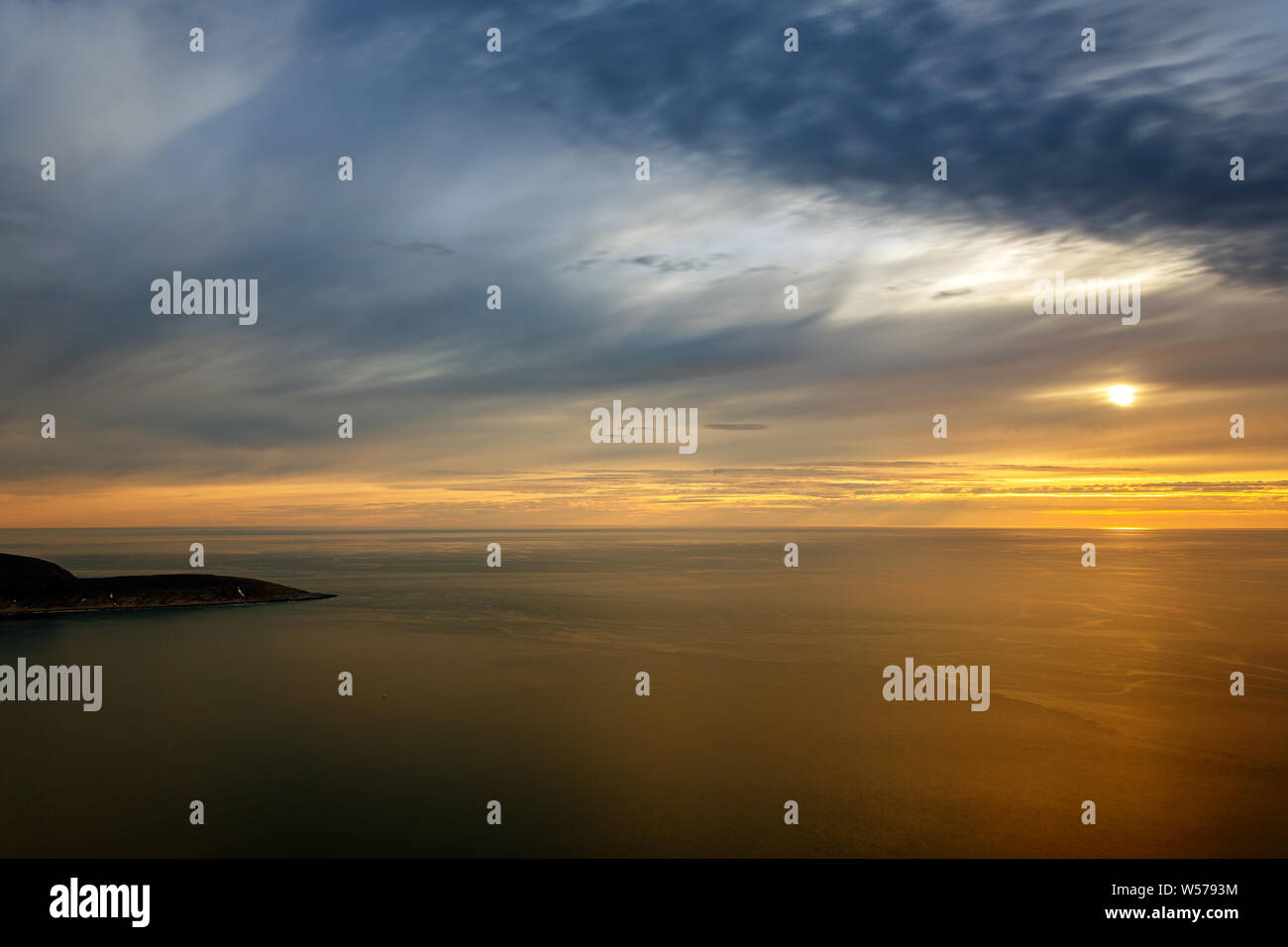 Midnight sun in the north cape hi-res stock photography and images - Alamy