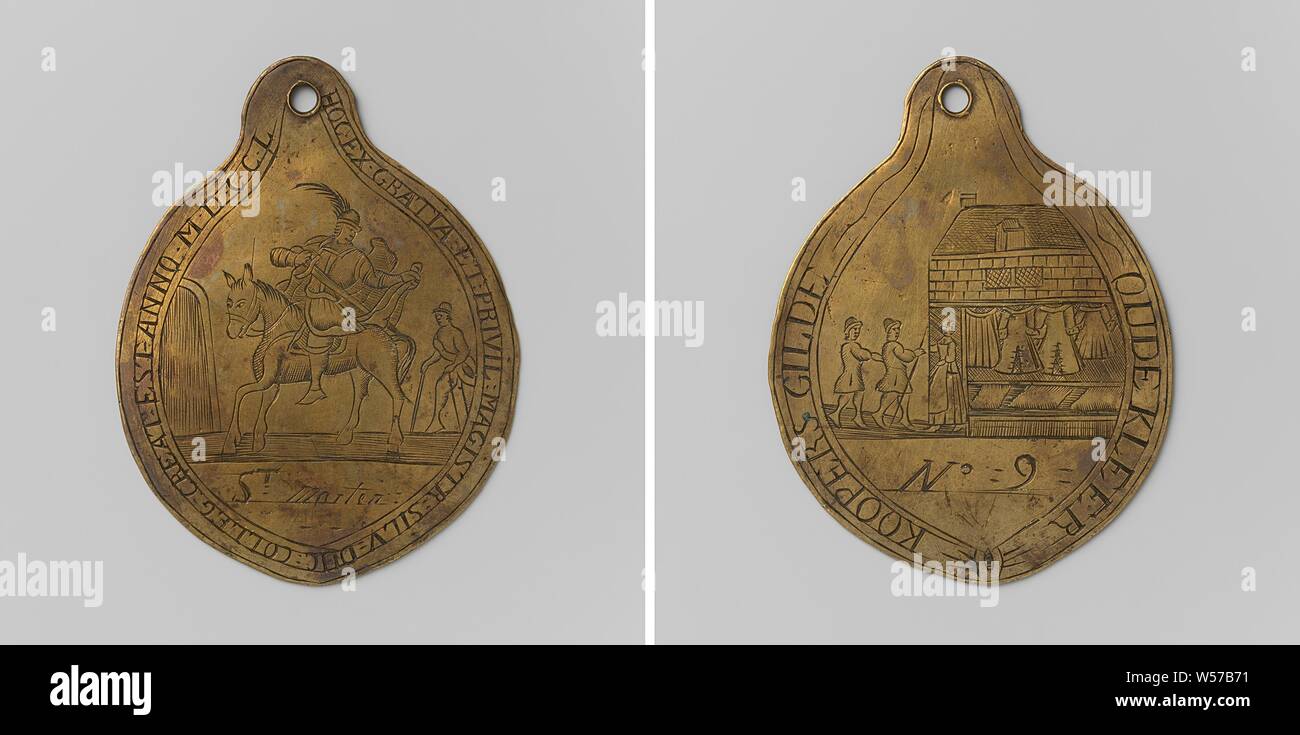 Guild clothes hi-res stock photography and images - Alamy